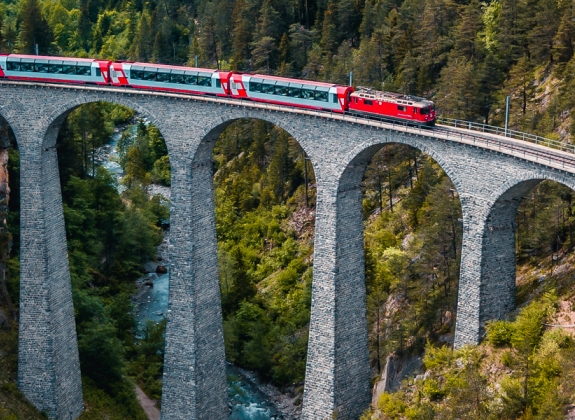 6 Places to Dine on Delicious Cheese | Railbookers®